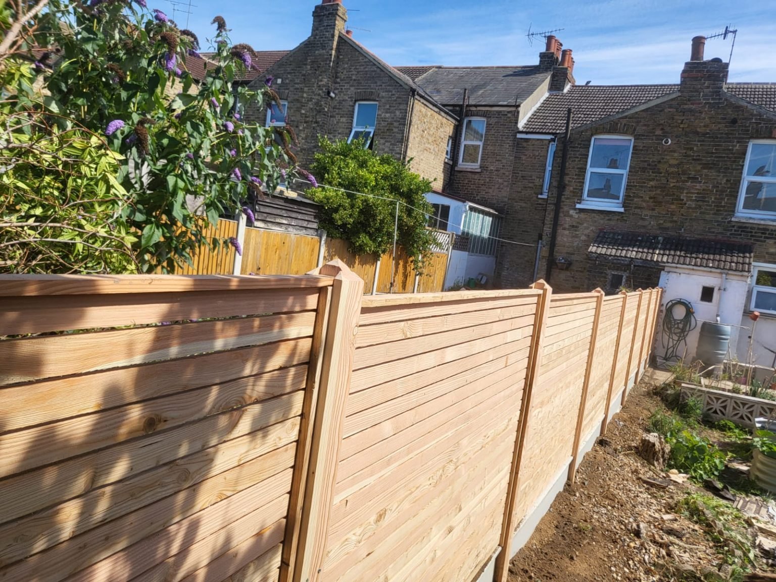 6ft Luxurious Larch Slatted Venetian Fence Panels Double-Sided | J&P ...